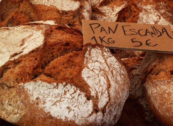 Elaboración artesanal del pan de escanda | Gastronomía & Cía