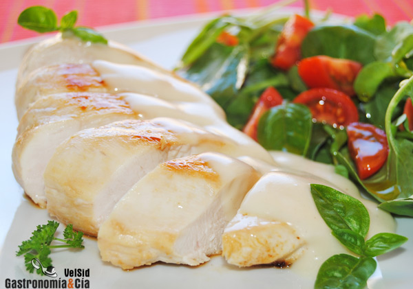 Pollo con salsa suprema | Gastronomía & Cía