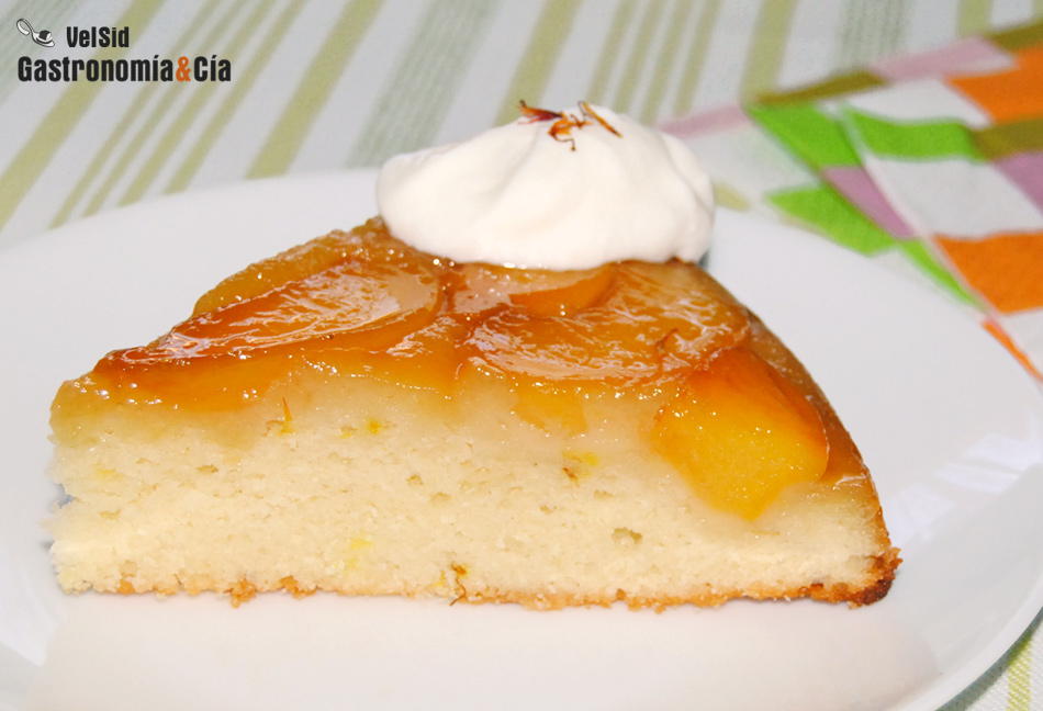Pastel de melocotón y azafrán de Rachel Allen | Gastronomía & Cía