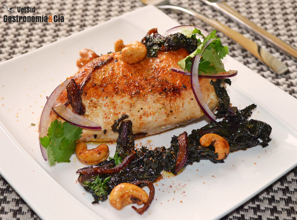 Pollo con kale y salsa kimuchi | Gastronomía & Cía
