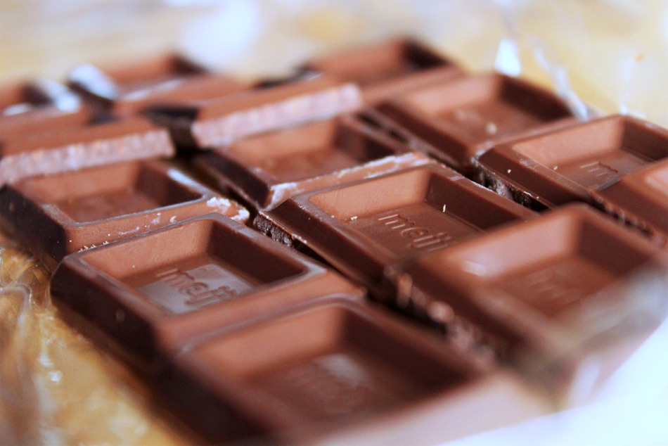 Truco para cortar el chocolate en onzas rápidamente | Gastronomía & Cía