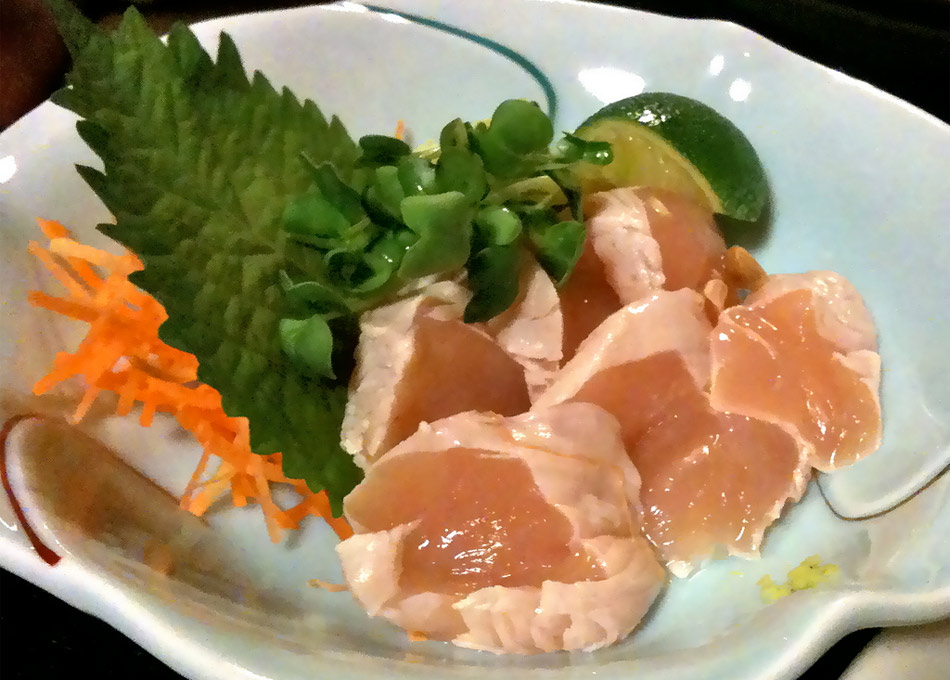 Comer pollo crudo es un riesgo para la salud, hay que evitar el sashimi ...