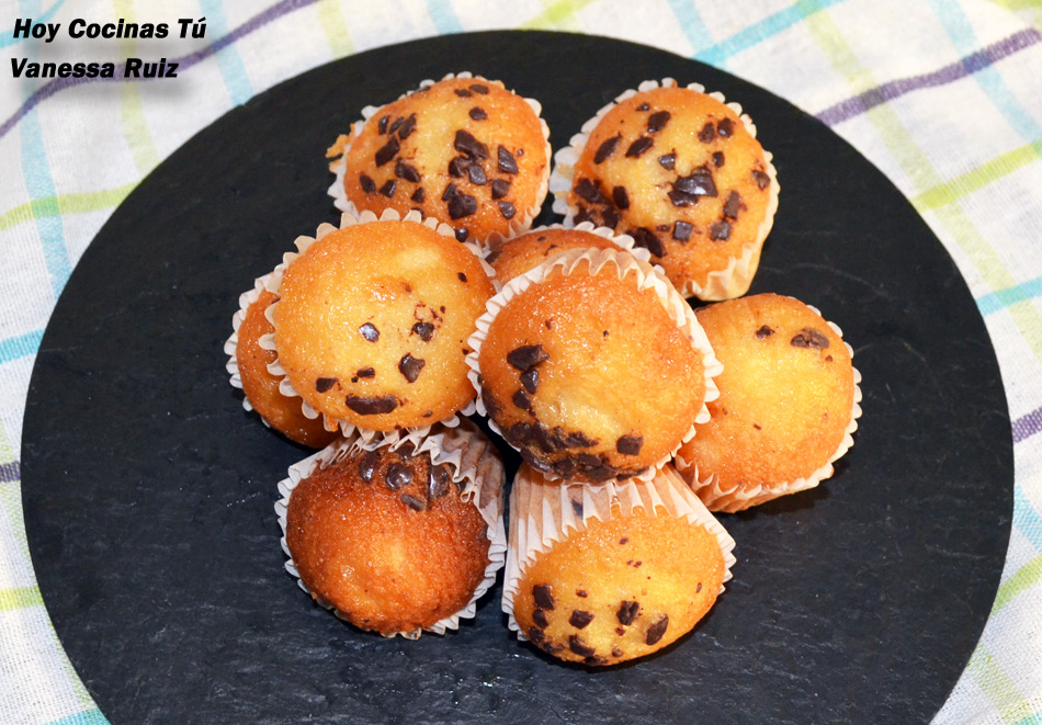 Hoy Cocinas Tú: Mini magdalenas con chips de chocolate | Gastronomía & Cía