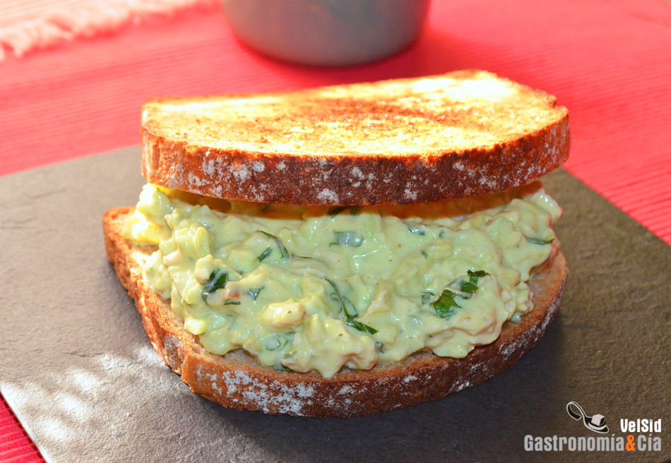 Sándwich de pollo y aguacate, un desayuno de aprovechamiento saludable ...