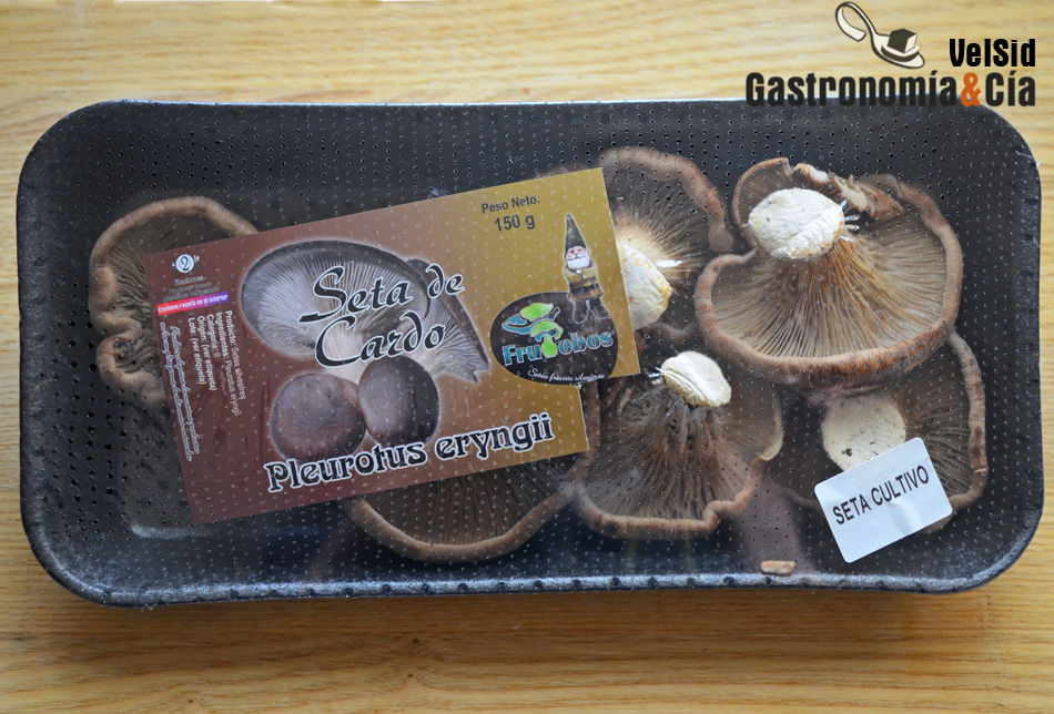 Pleurotus eryngii o seta de cardo, las dos variedades más populares ...