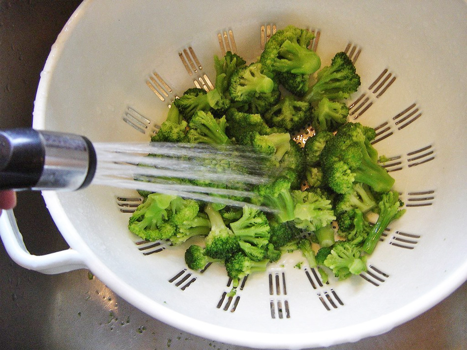 ¿Cómo lavar las frutas y verduras para que sean seguras? | Gastronomía ...