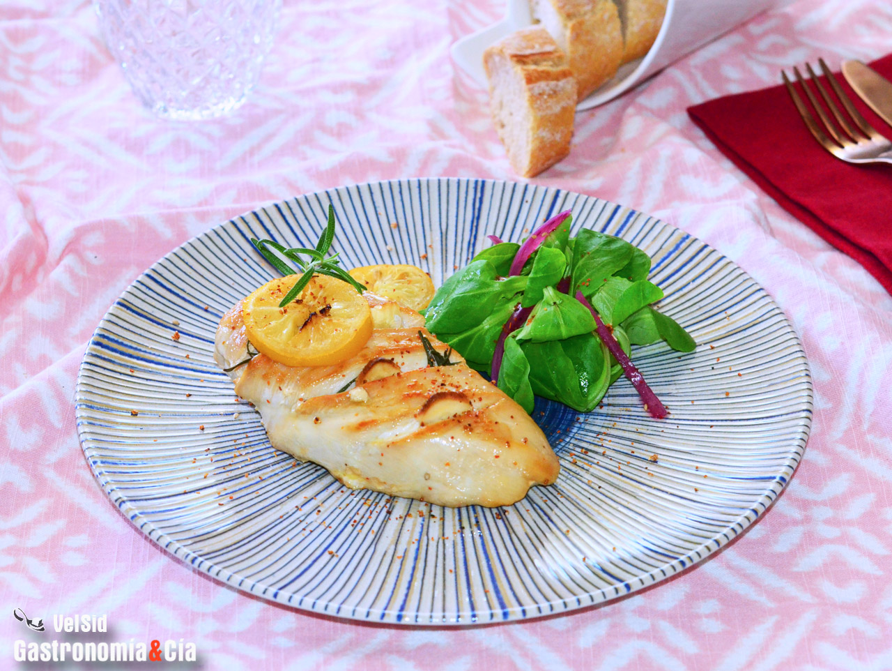 Pechuga de pollo con romero, ajo y limón encurtido. Receta en freidora ...