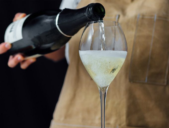 Conoce las categorías y tipos de cava según el tiempo de crianza, niveles de azúcar o zona de ...