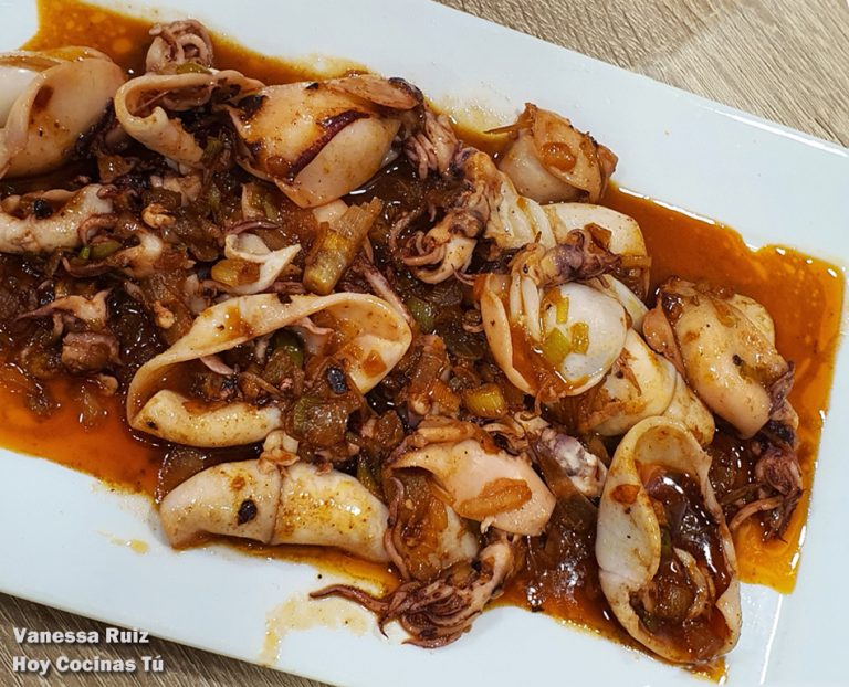 Hoy Cocinas Tú: Receta de chipirones con ajos tiernos y su salsa ...