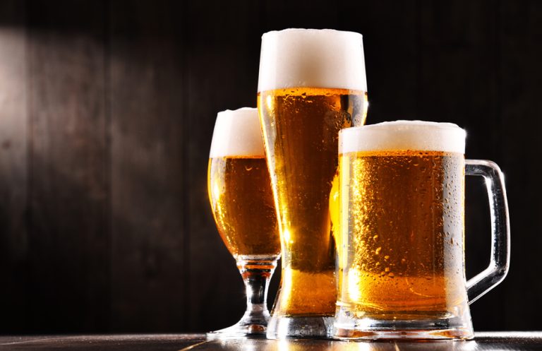 La forma del vaso influye en la capacidad para mantener fría la cerveza ...