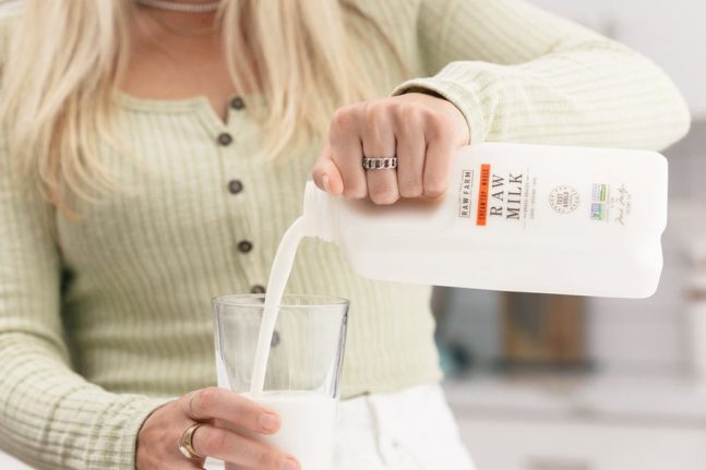 Beber leche cruda es una apuesta arriesgada | Gastronomía & Cía