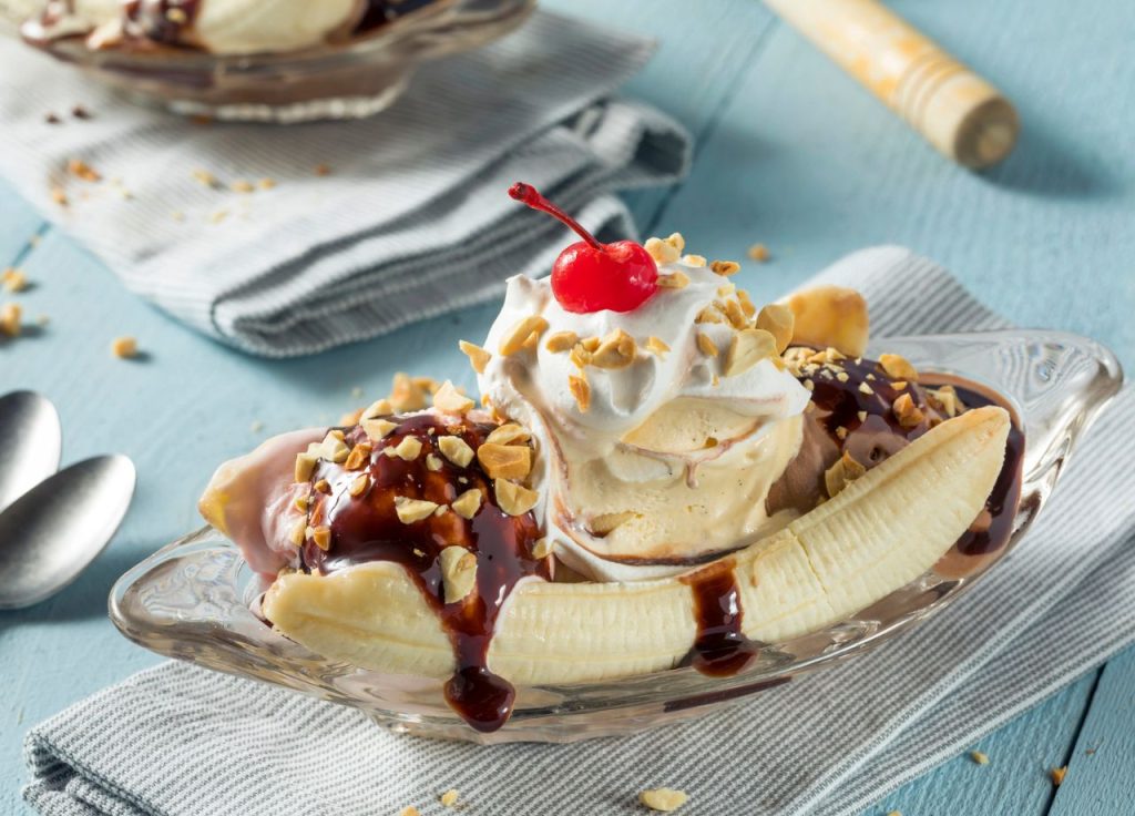 Banana Split: del lujo exótico de 1904 al icono retro que hoy sigue ...